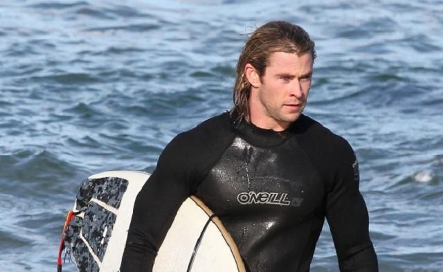 Chris Hemsworth : Quand l'acteur de Thor fait du surf ! - Beachbrother ...
