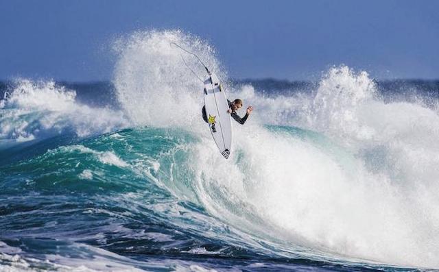 Mitch Crews et son amour des tubes australiens - Beachbrother Magazine